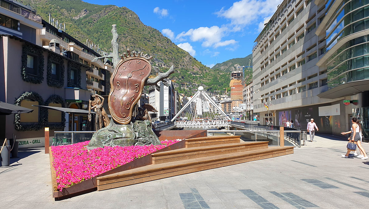 Andorra la Vella: Hauptstadt von Andorra + Sehenswürdigkeiten & Tipps