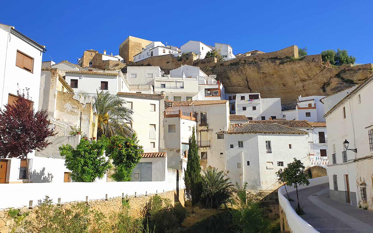 Setenil de las Bodegas - das weiße Dorf in Andalusien